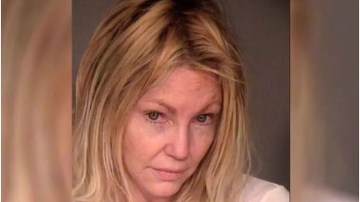 Heather Locklear fue vista caminando por la cornisa y hablando sola