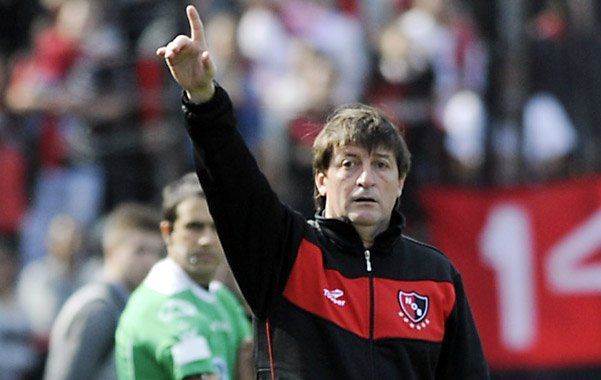 Berti sostiene que ante River, Newells debe seguir por la ruta del triunfo