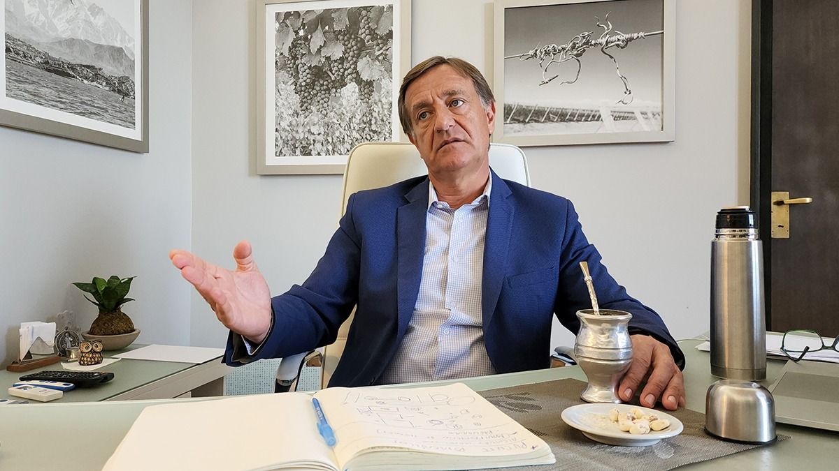 Rodolfo Suarez anunció el pago de 60 millones de dólares por ...