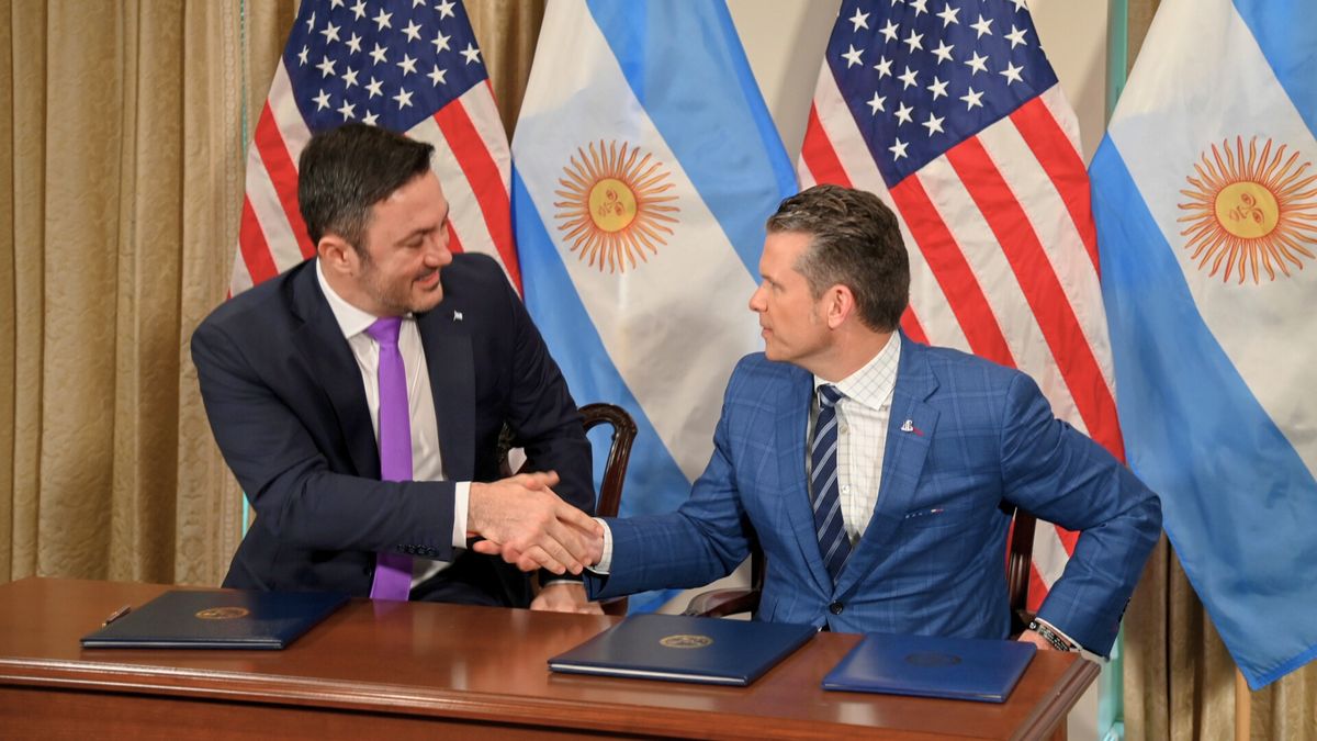 Luis Petri se reunió con el secretario de Defensa de Estados Unidos y ...