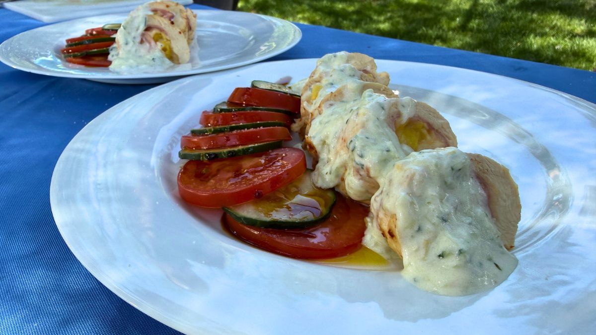 Pollo relleno con tzatziki: la receta fácil y fresca del plato ...