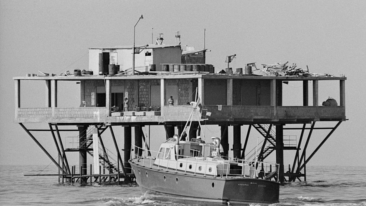 La increíble historia de la Isla de las Rosas: un hecho real que supera ...