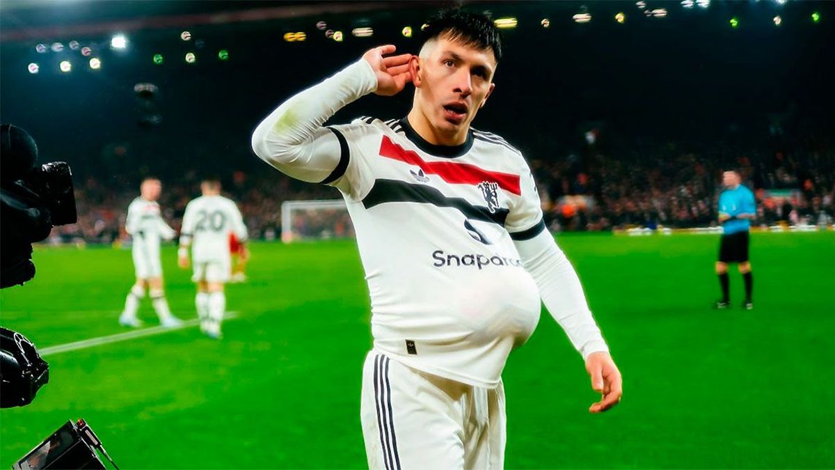 El tremendo gol de Lisandro Martínez en el empate del Manchester United ...