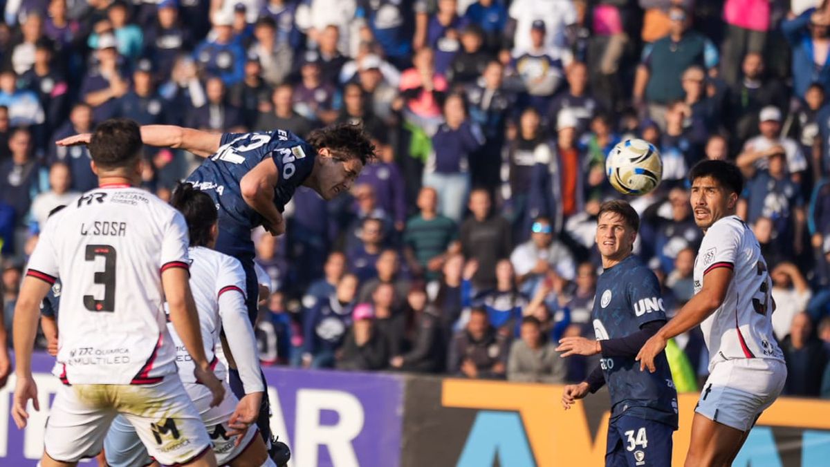 La bronca de Sheyko Studer tras la derrota de Independiente Rivadavia ante Newells: Cometimos ...