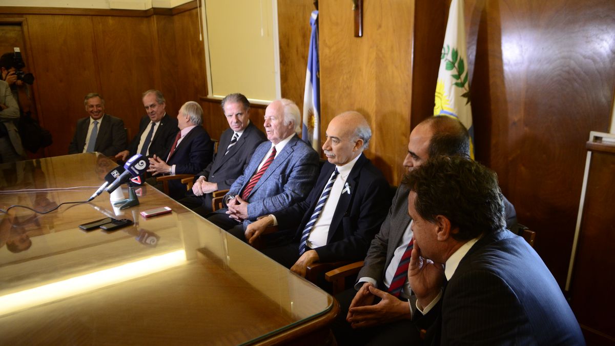 Quiénes son los relatores, los abogados que escriben los fallos a la ...