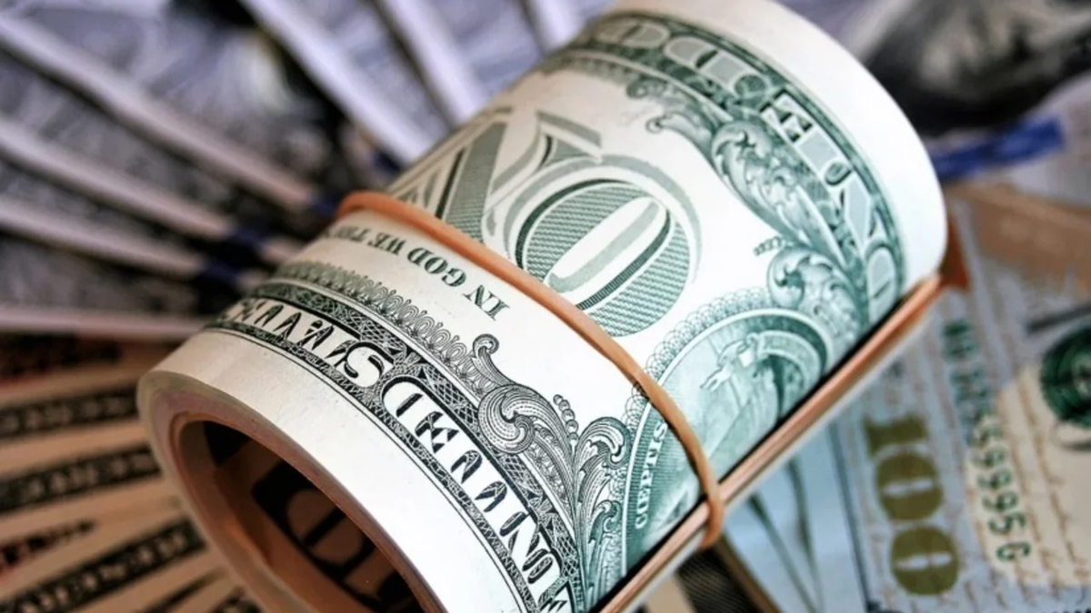 El dólar tocó su precio más bajo desde octubre y el BCRA compró U$S141 ...