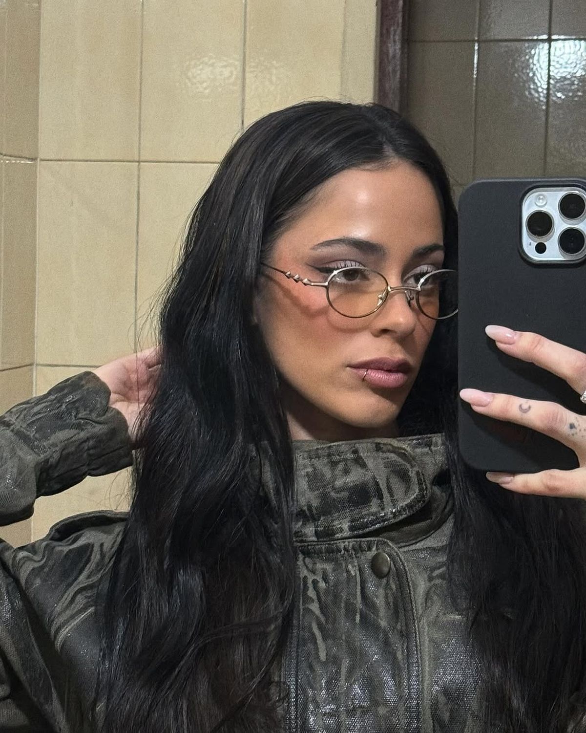 Tini Stoessel reapareció con un impactante cambio de look y es furor