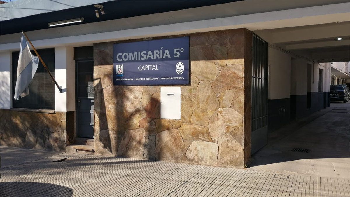 Una importante comisaría céntrica quedó aislada por un caso de coronavirus
