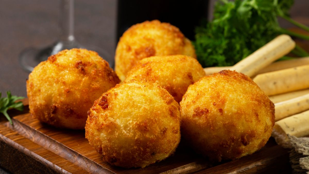 Bombas de papa con relleno cremoso, la receta fácil y práctica en sólo ...