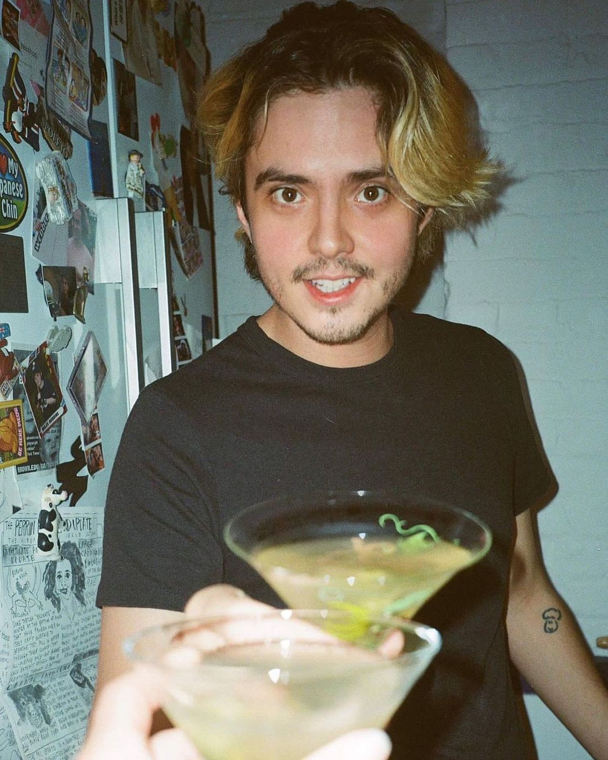 Así se ve hoy el hijo menor y actor de Susan Sarandon y Tim Robbins