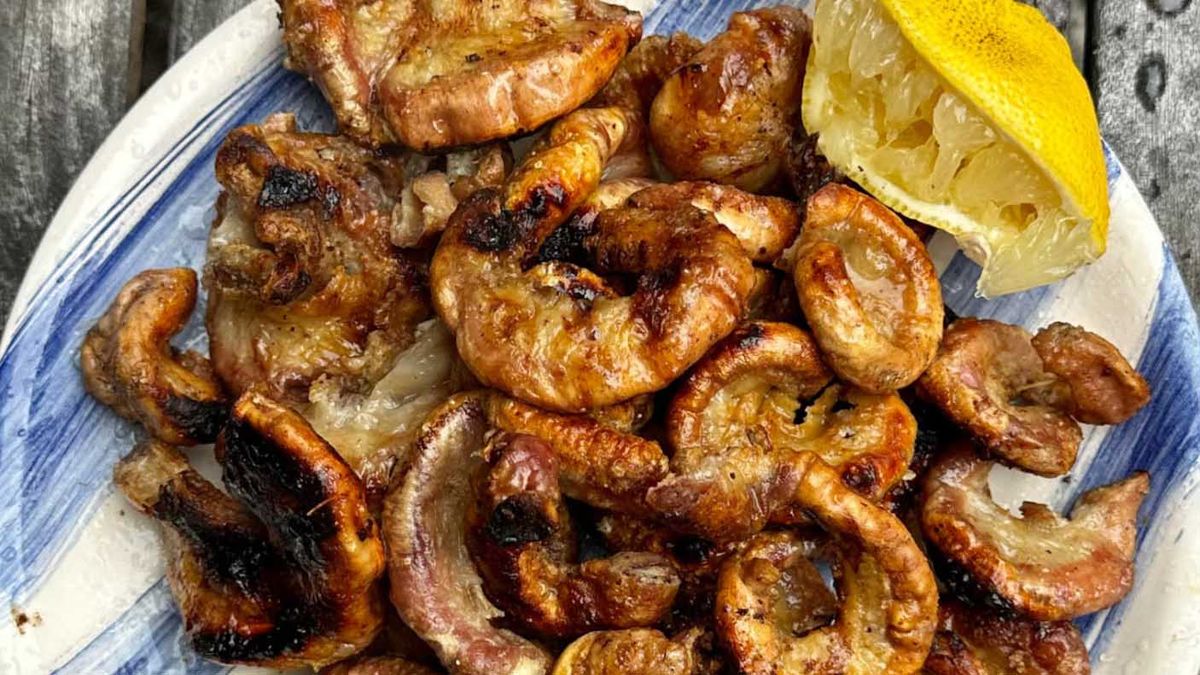 Asado argentino: las achuras que no pueden faltar en la parrilla