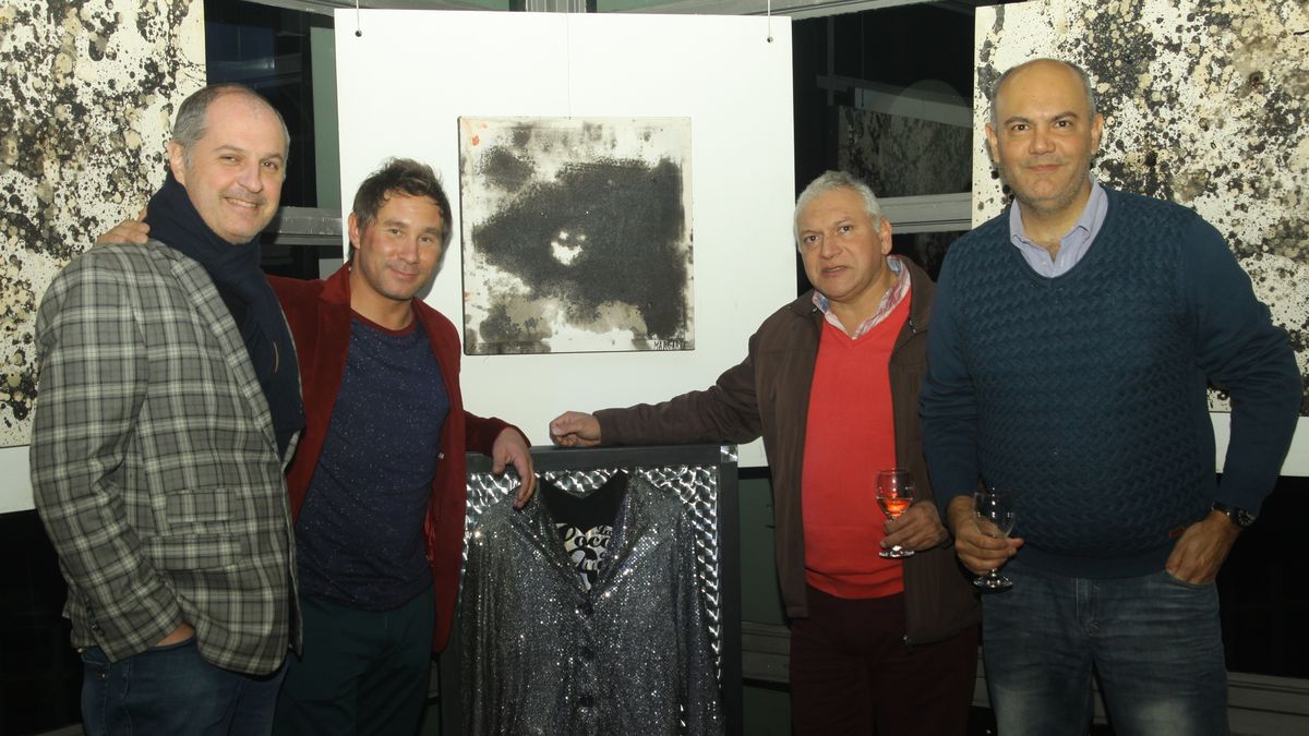 El artista Fernando Margarit presentó La Máquina de ser Feliz