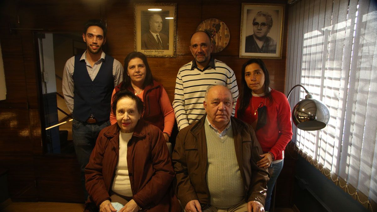 Los Salamone, cuatro generaciones de trabajo duro en el bazar más ...