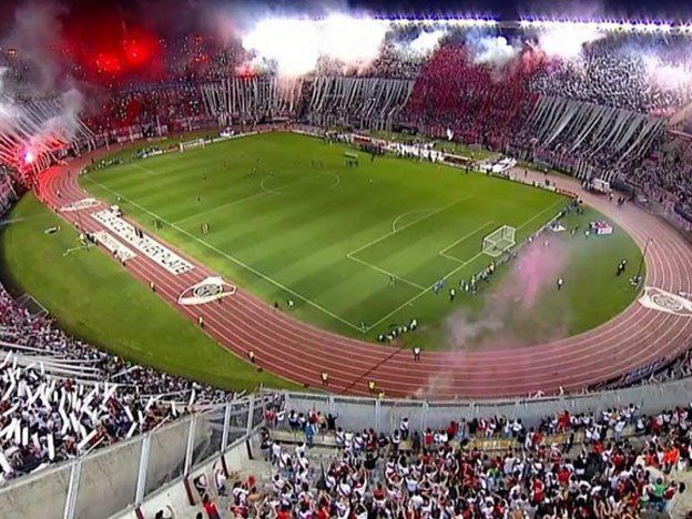 Allanan la cancha de River