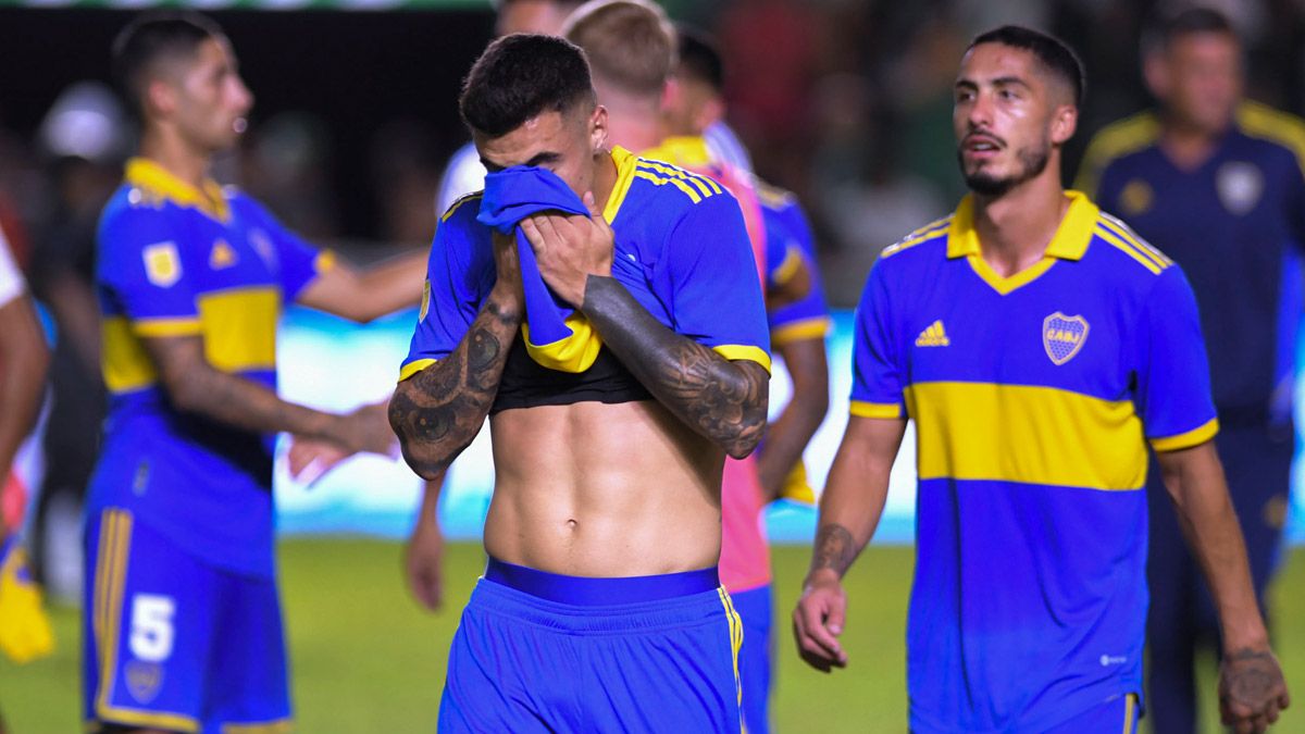 Boca perdió y se tomó una decisión que afectó a todo el plantel