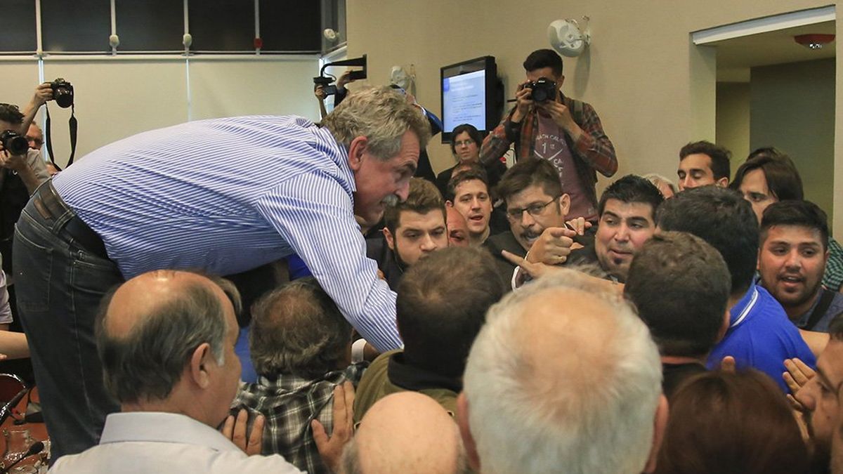 En Medio De Gritos E Insultos La Reforma Previsional Obtuvo Dictamen En