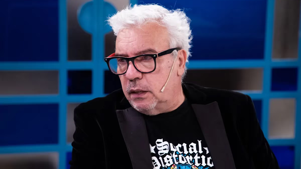 Coco Sily confirmó su romance con una sensual conductora de los años 90