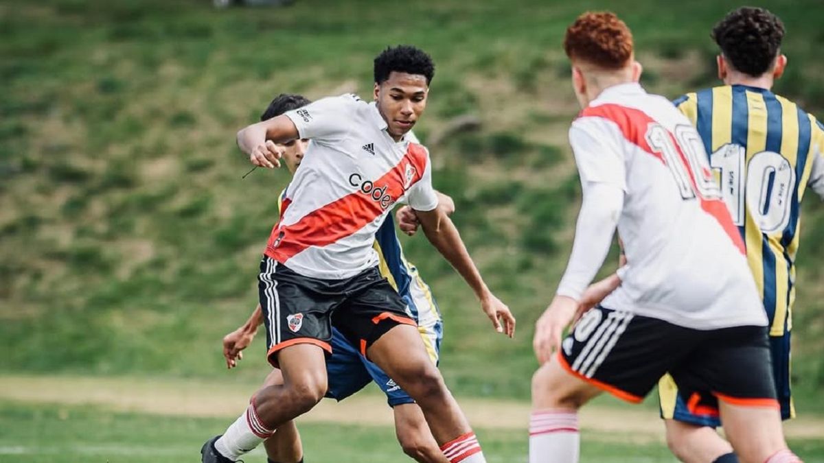 El nigeriano que Ilusiona a River: quién es Jonathan Spiff Asuzu, la ...