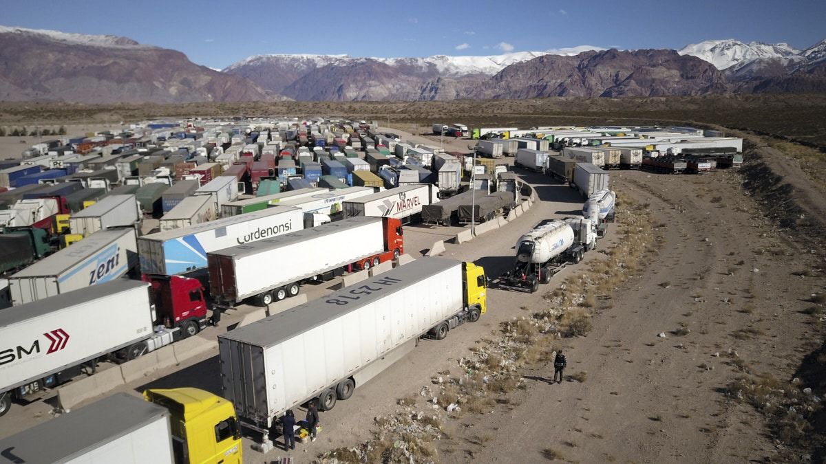 El paso a Chile cumplió 10 días cerrado por las nevadas y hay 2.000 ...