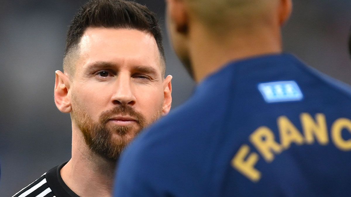 Lionel Messi y su reacción cuando un argentino, en medio de los ...