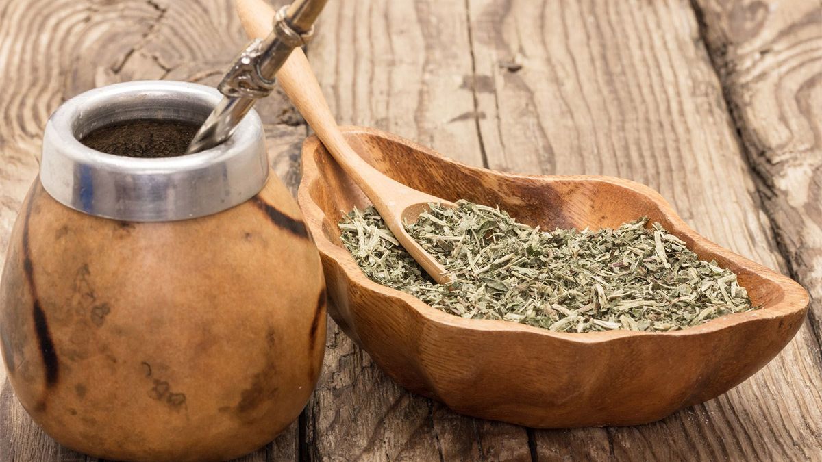 Prepará tu propia yerba natural y económica con estos ingredientes