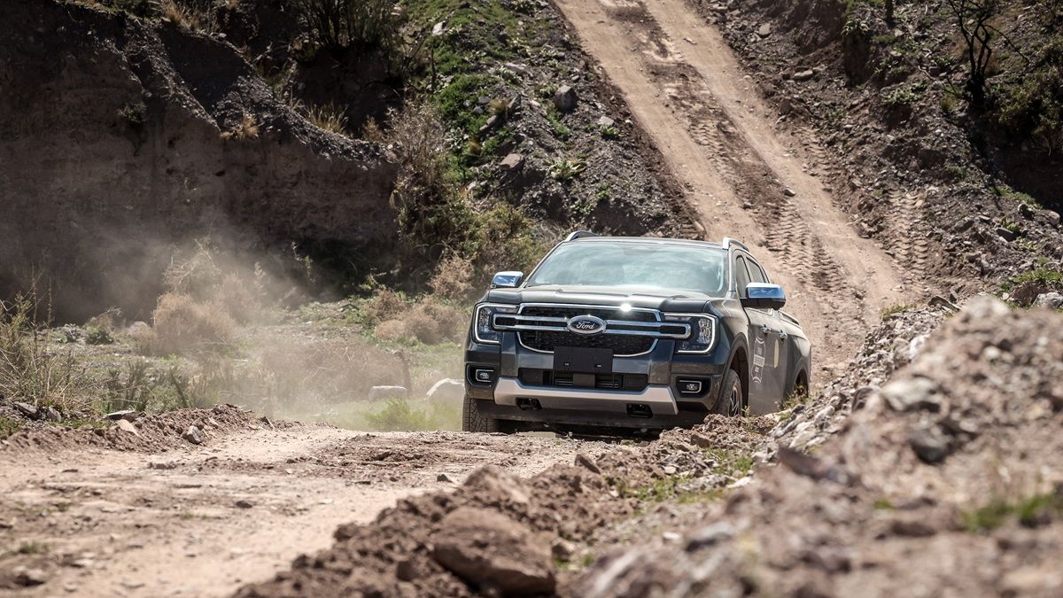 JC Lorenzo Ford presenta la Ford Experience Ranger & Maverick Edition ...