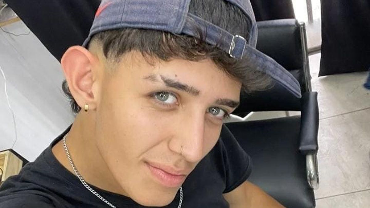 Continúa en muy grave estado el joven de 17 años que chocó en Acceso Este a la altura de Maipú
