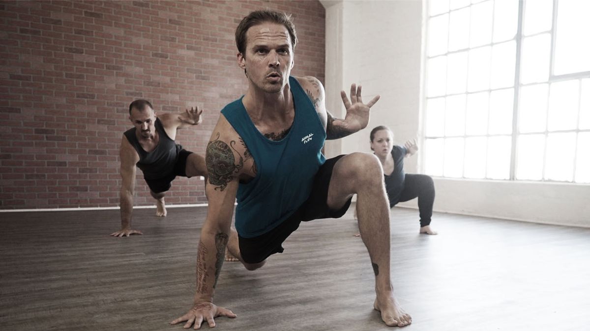 Los beneficios del animal flow y cómo realizar este tipo de ejercicio