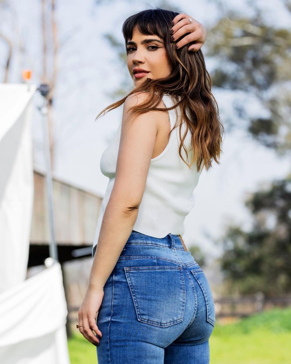 Celeste Cid confirma que es la reina de las ultra transparencias: corset ceñido sin brassier ...