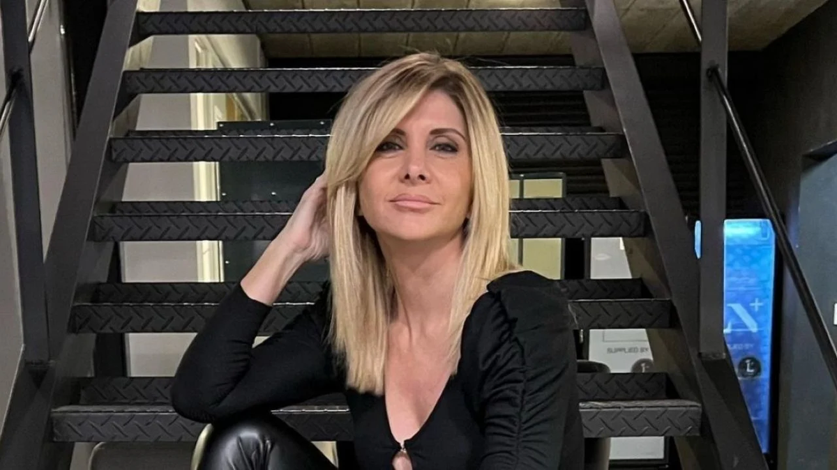 A sus 54 años, Debora Plager se suma al corpiñito XS a la vista y ...