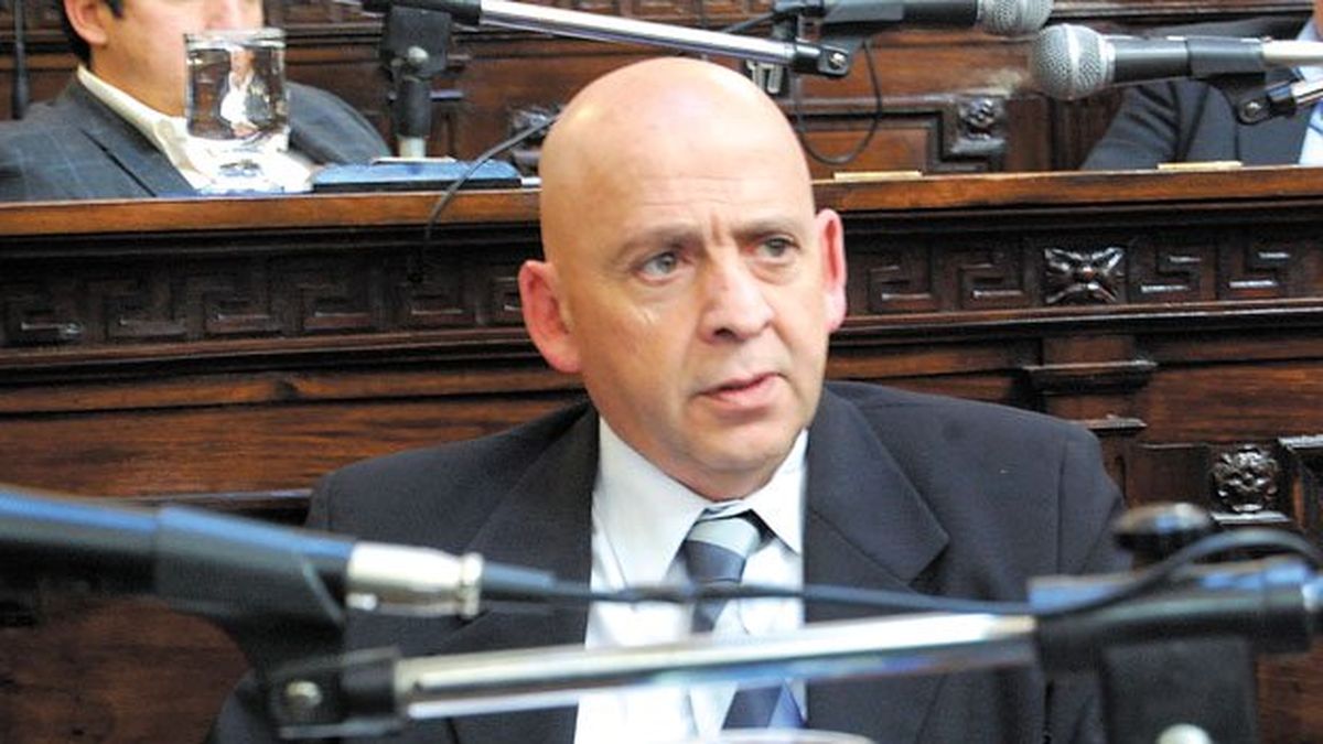 Raúl Guerra volvió a ocupar su banca aunque su mujer lo acusó de golpearla