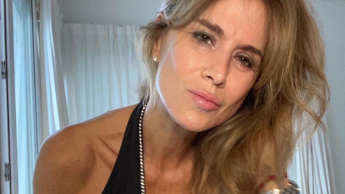 La impactante foto de Flavia Palmiero en micro bikini y sin photoshop ...