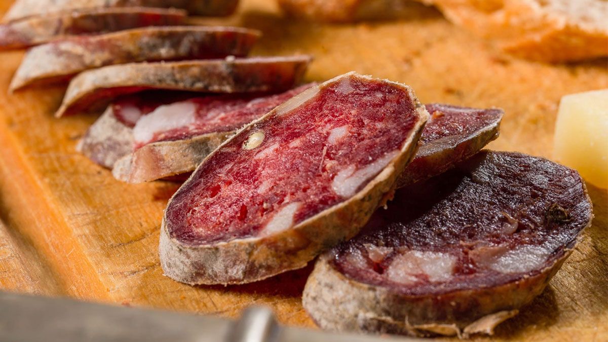 Cómo hacer unos salamines caseros: la receta fácil de elaborar y en ...