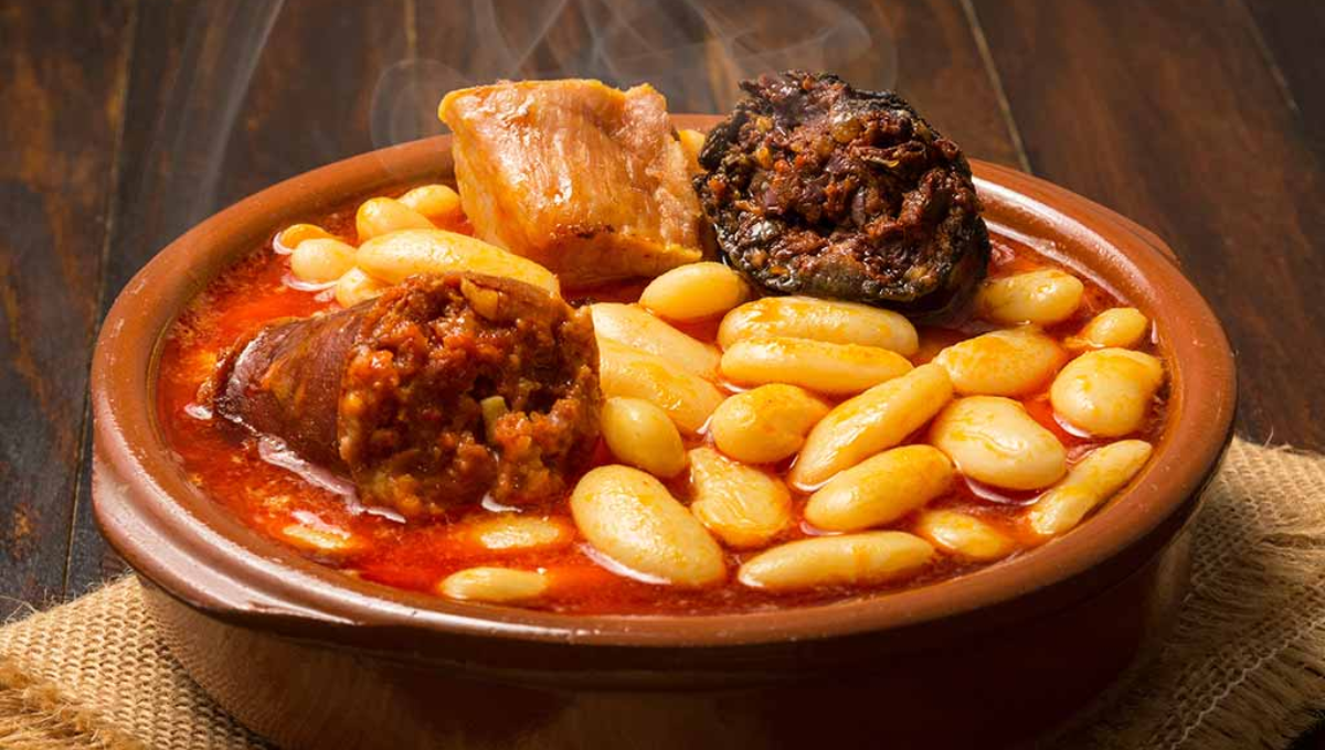 Receta de fabada, el guiso de chorizo con muchas calorías y que se creó ...