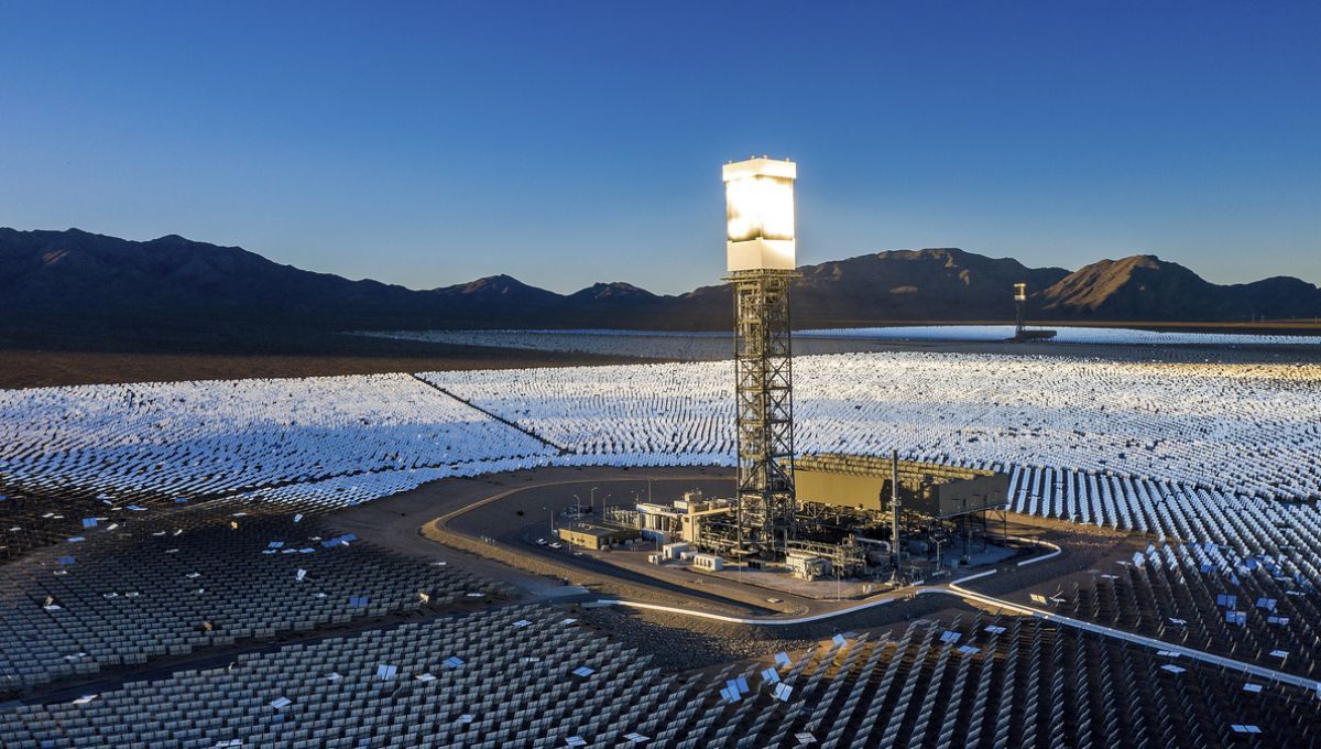 En 2014 en pleno desierto inauguró la mayor planta de energía solar ...