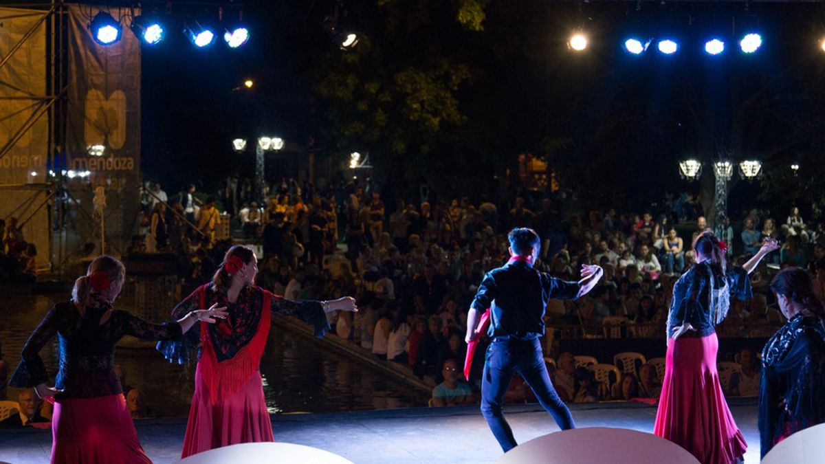Tres días de fiesta de las Verbenas en la plaza Independencia