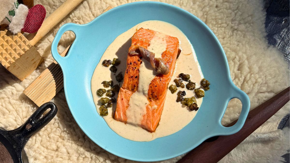 Salmón tone con alcaparras crocantes: la receta navideña y gourmet para ...