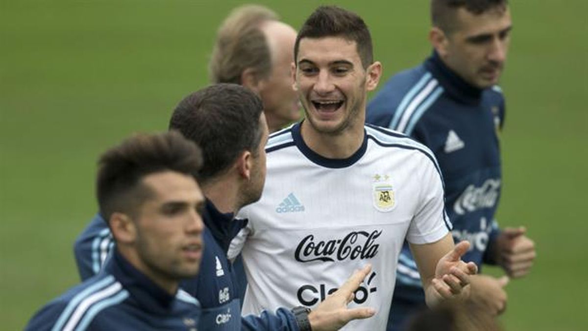 Bauza convocó a Alario, Marcone y Caruzzo