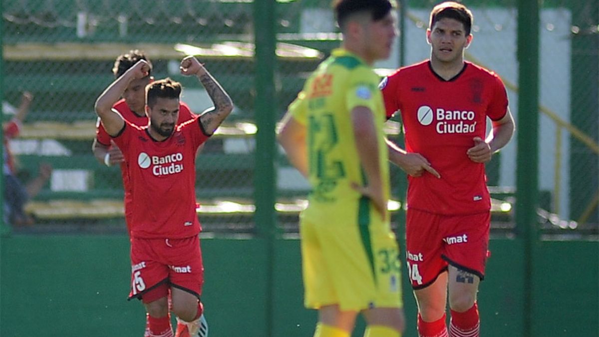 Huracán volvió al triunfo con Apuzzo en el banco