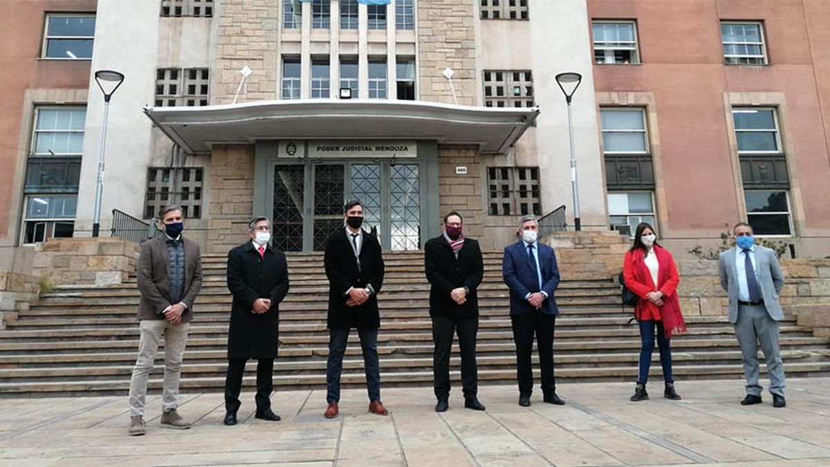 Lo malo, lo injusto y lo necesario