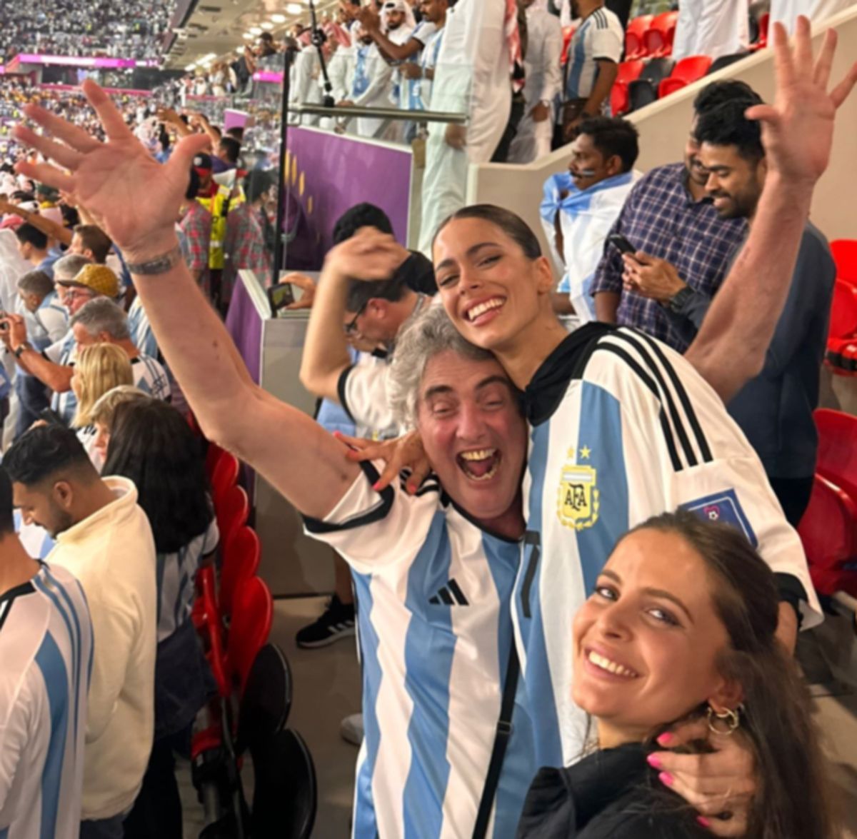 Rodrigo De Paul fue figura y Tini Stoessel lo festejó en la tribuna