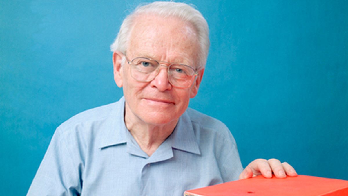 Murió el inventor de la caja negra de los aviones