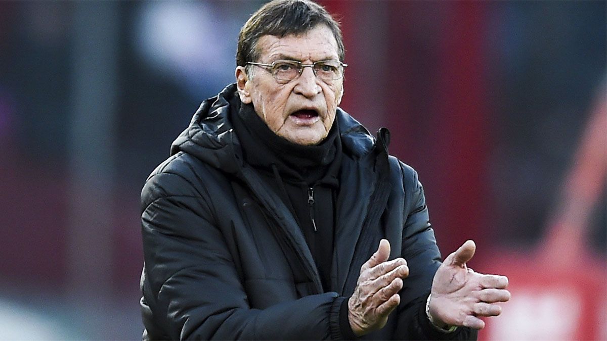 Julio César Falcioni dirigirá a un club de la Liga Profesional por ...