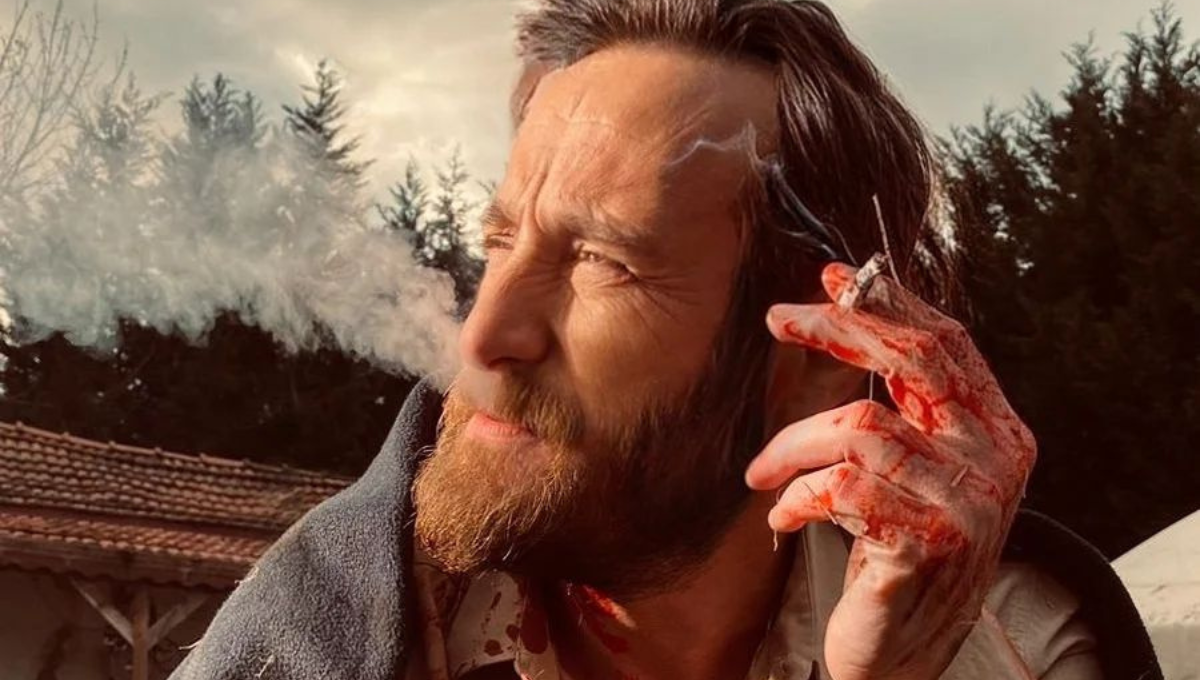 Lejos de su papel de tío Metin, así se ve Onur Dikmen de la telenovela ...