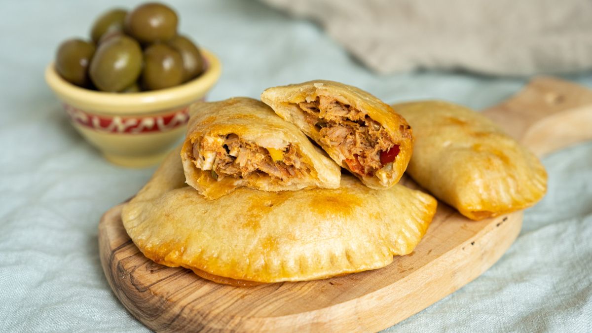 Receta de empanadas de atún: con relleno jugoso, 7 ingredientes y en 20 ...