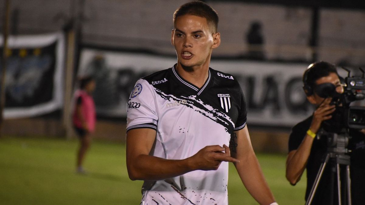 El defensor de Gimnasia y Esgrima Alejandro Gutiérrez Arango recordó ...