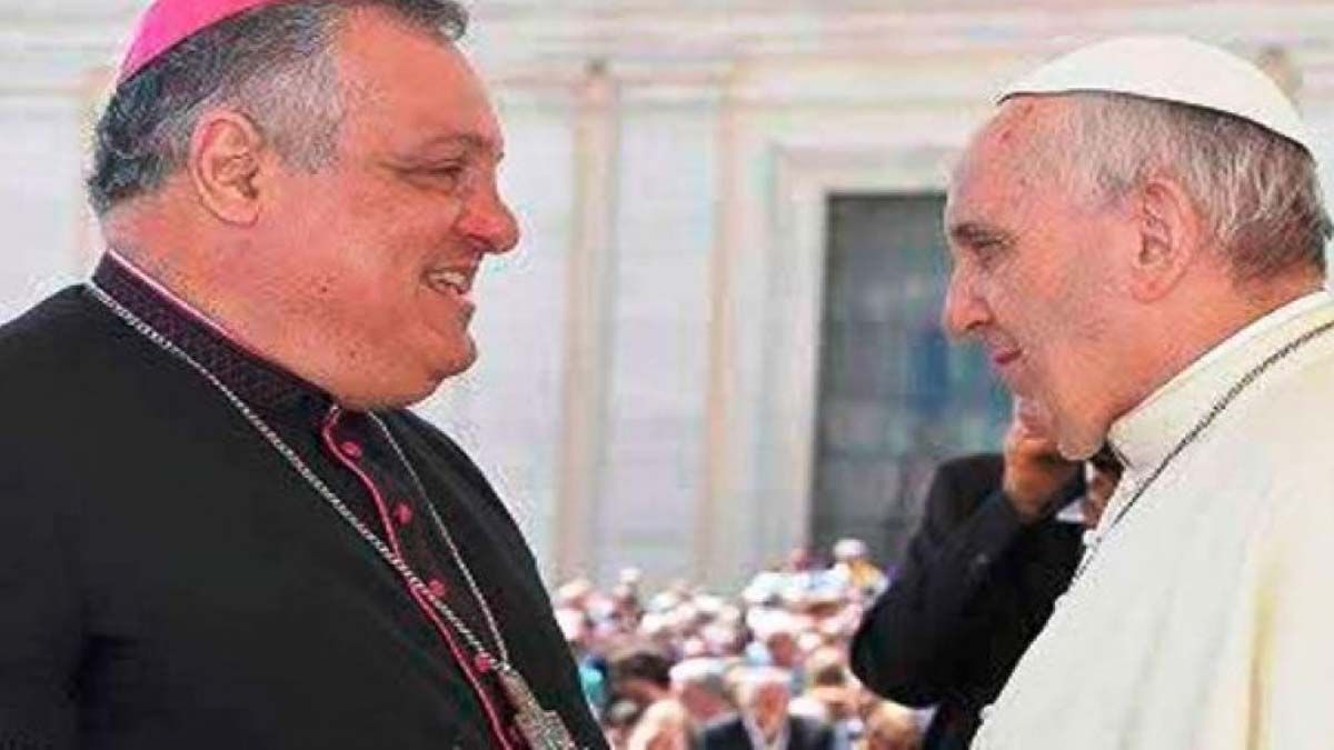 El arzobispo Marcelo Colombo visitó al Papa y le llevó un cuaderno de historias de gente de la calle