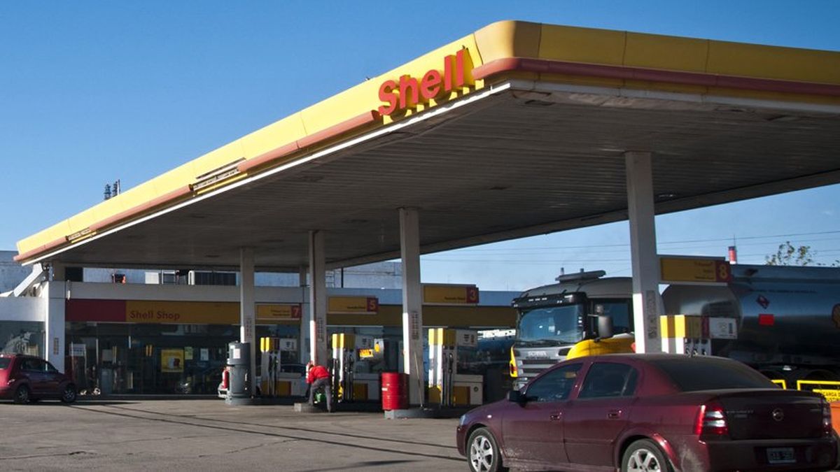 Shell y Axion subieron 9,5% el precio de sus combustibles desde este sábado