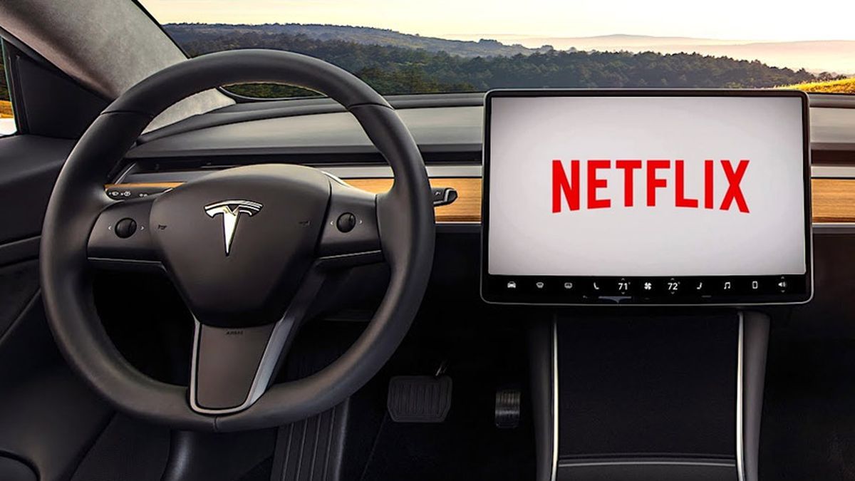 Tesla incluirá YouTube y Netflix en sus autos