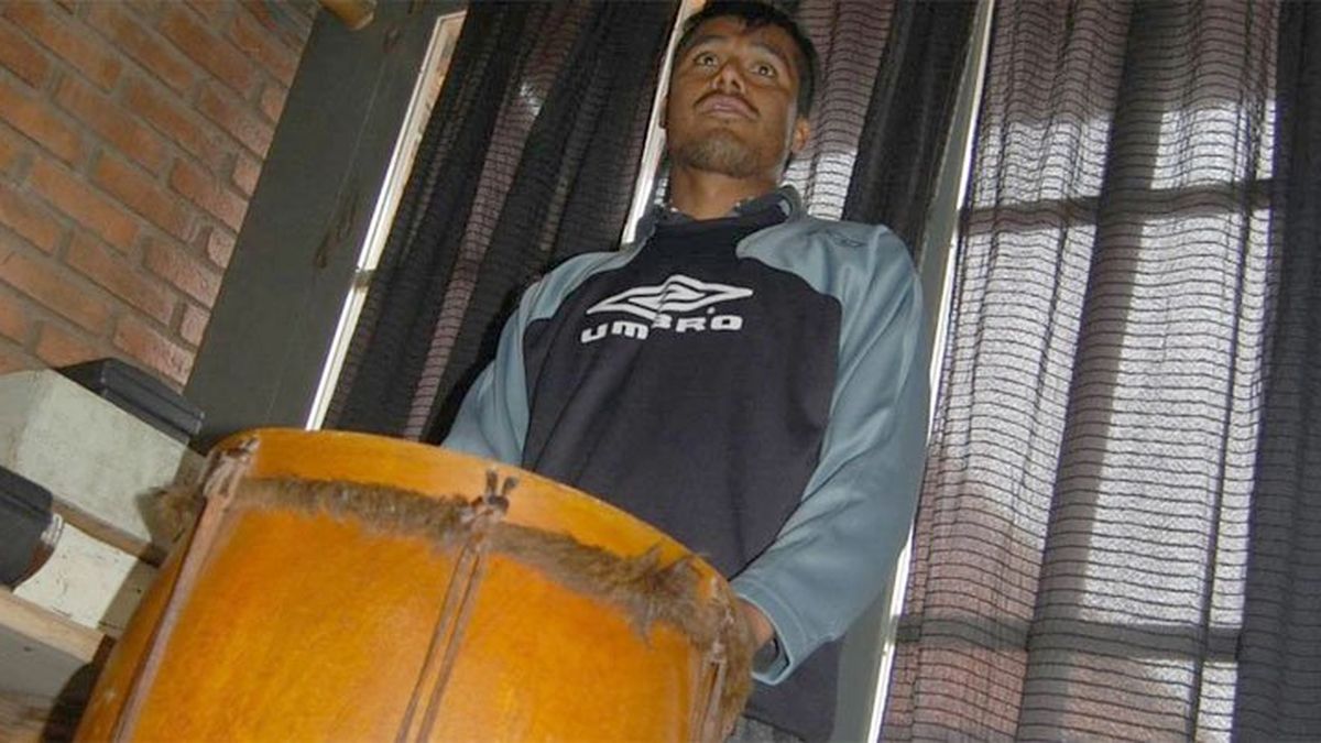 ¡Ricky Gómez la rompió a puro folklore con el bombo!